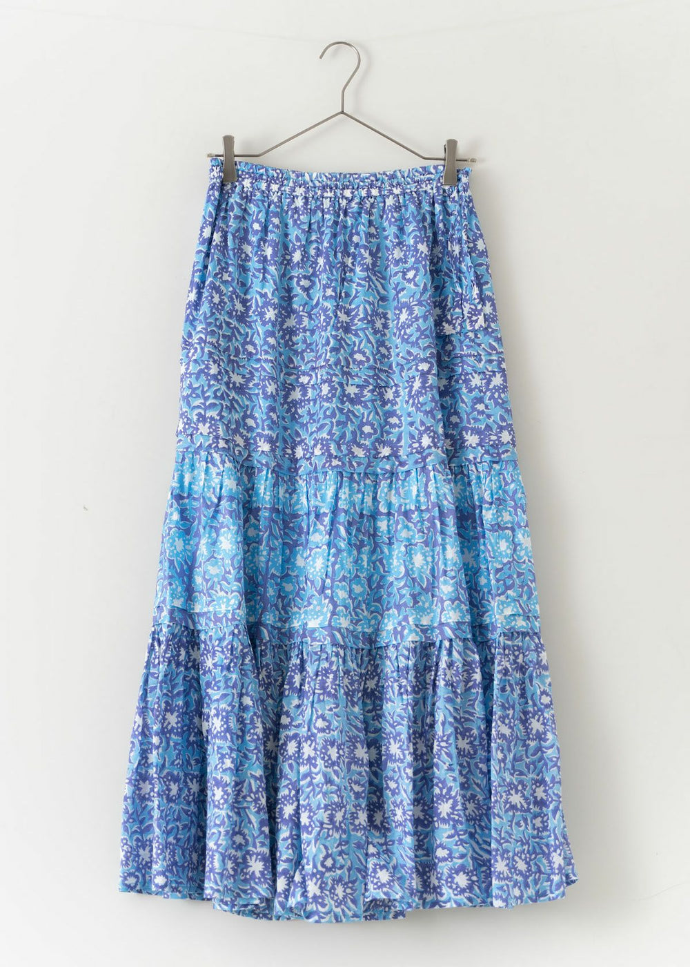 Cotton Block Flower Print Tuck Skirt | Pasand by ne Quittez pas | パサン ...